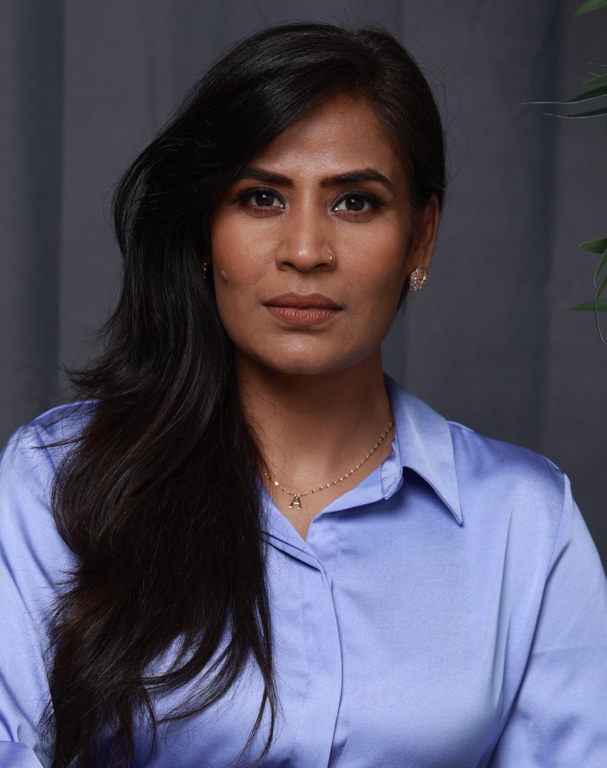 Alina Pakbin - ActorBay